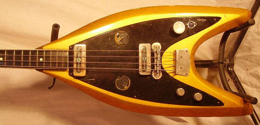 10 Weirdest and Most Bizarre Guitars Made Behind the Iron Curtain ...