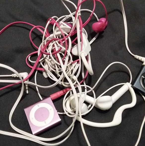 6 Worst Cases of Tangled Headphones That We Could Find + A Guide On How ...