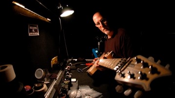 11 Pro Guitar Techs Reveal What It's Like Working for Blackmore, Nirvana, Limp Bizkit, Slayer ...