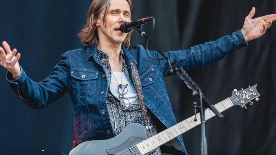 Myles Kennedy Explains Why He Didn't Use Vintage Guitars on New Alter ...