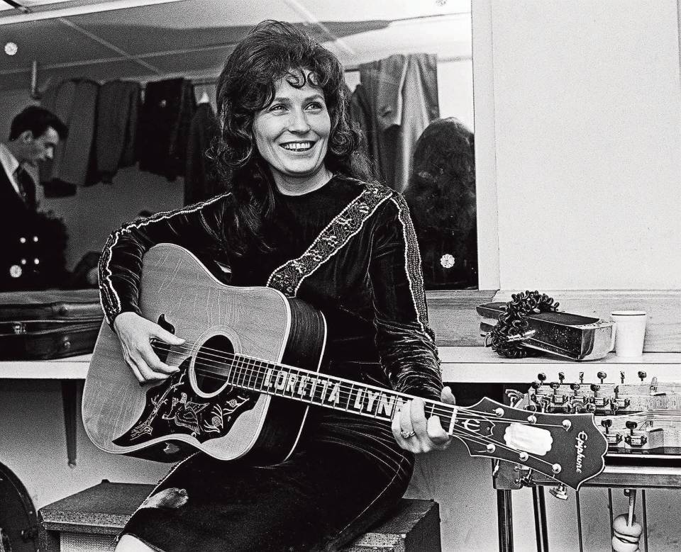 Loretta Lynn, Country Music Star and Symbol of Rural Resilience, Dies ...