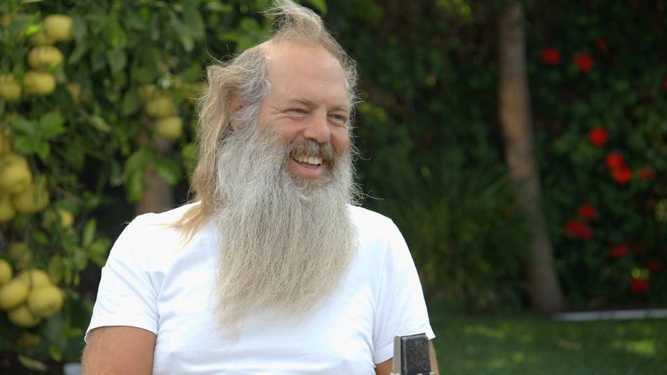 5 Spooky Stories From Musicians for Halloween | Ultimate Guitar