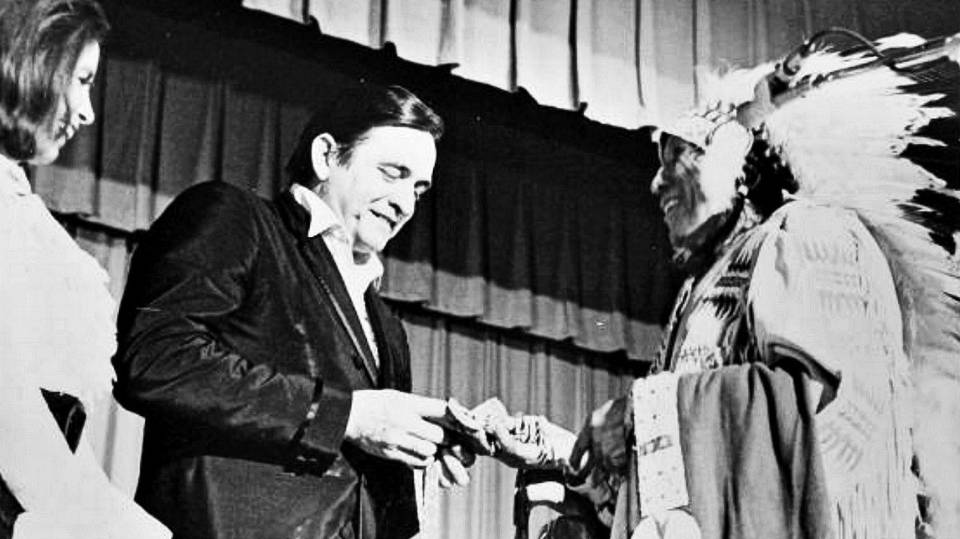 That Time Johnny Cash Started a Forest Fire | Ultimate Guitar