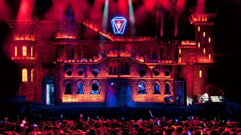 Top 5 Most Expensive Concert Stages in Music History (That We Know of ...