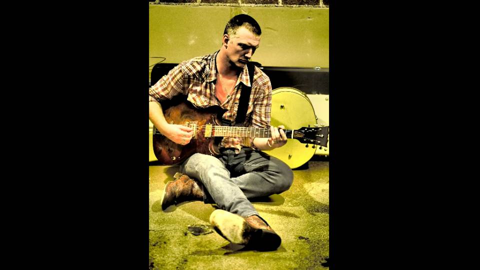 The Story of Josh Homme's Custom Guitar Known As The Crow | Ultimate Guitar