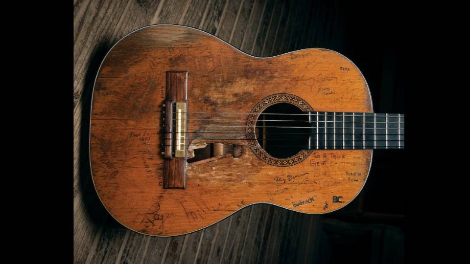 The Story of Willie Nelson and Trigger | Ultimate Guitar