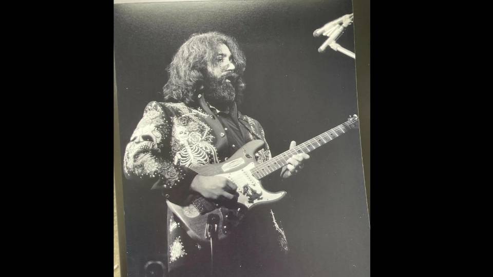 The Incredible Story of Jerry Garcia's Alligator Stratocaster ...