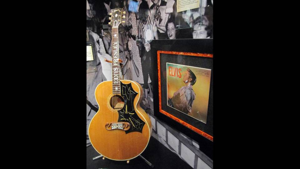The Story of Elvis Presley's First Gibson | Ultimate Guitar