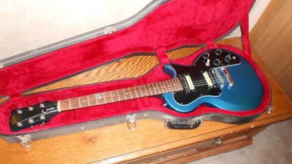 Weird and Forgotten Gibson Model With Experimental Synthetic Body ...