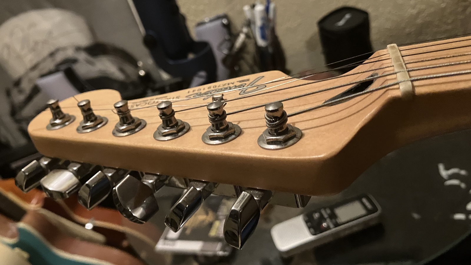Who Has A Better Headstock Design, Gibson or Fender? | Ultimate Guitar
