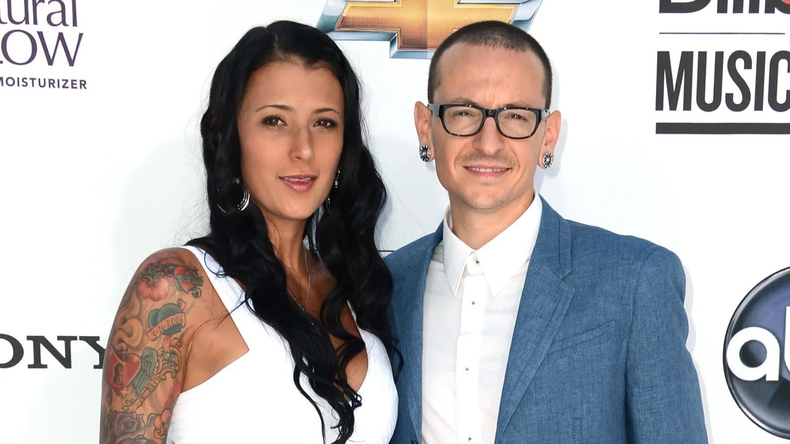 The Forgotten Case of Linkin Park's Mysterious Cyberstalker Is Crazy: A ...