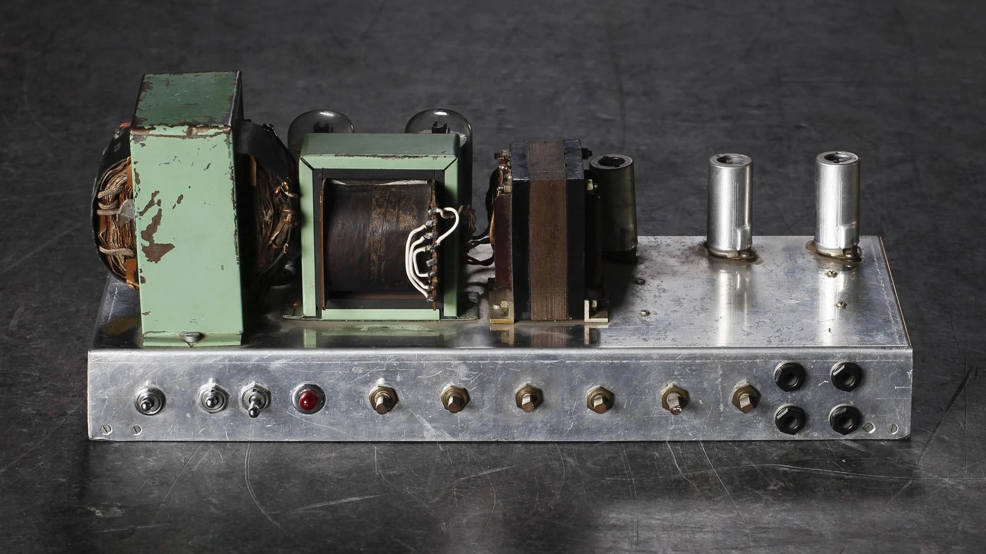 Why Did Tubes Become the Gold Standard for Guitar Amps? (and Are They ...
