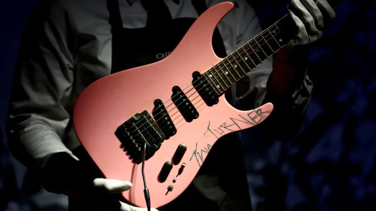 Jeff Beck's Guitar Collection Fetches Incredible Price and Includes the ...
