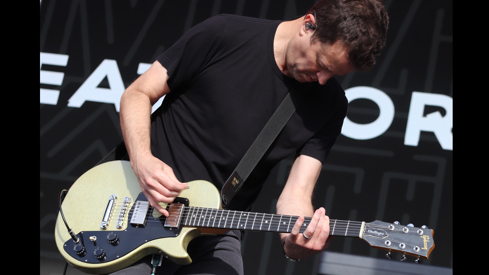 The Worst Gibson Guitar or a Misunderstood Masterpiece? Why This Model ...