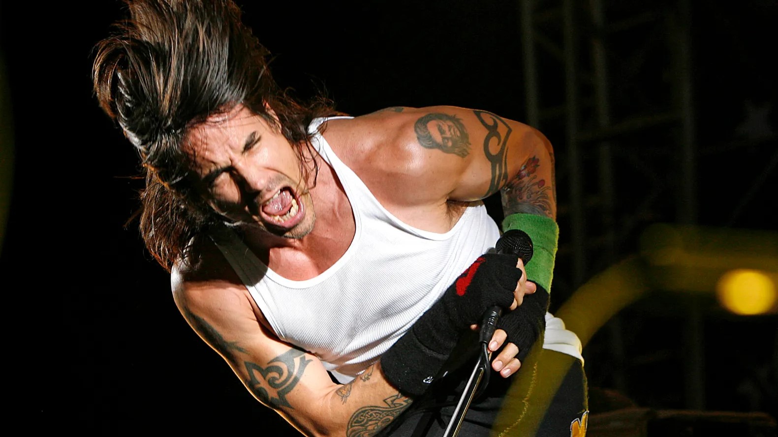 It's One of the Infamous Feuds in Rock History: How a Bizarre Quarrel ...