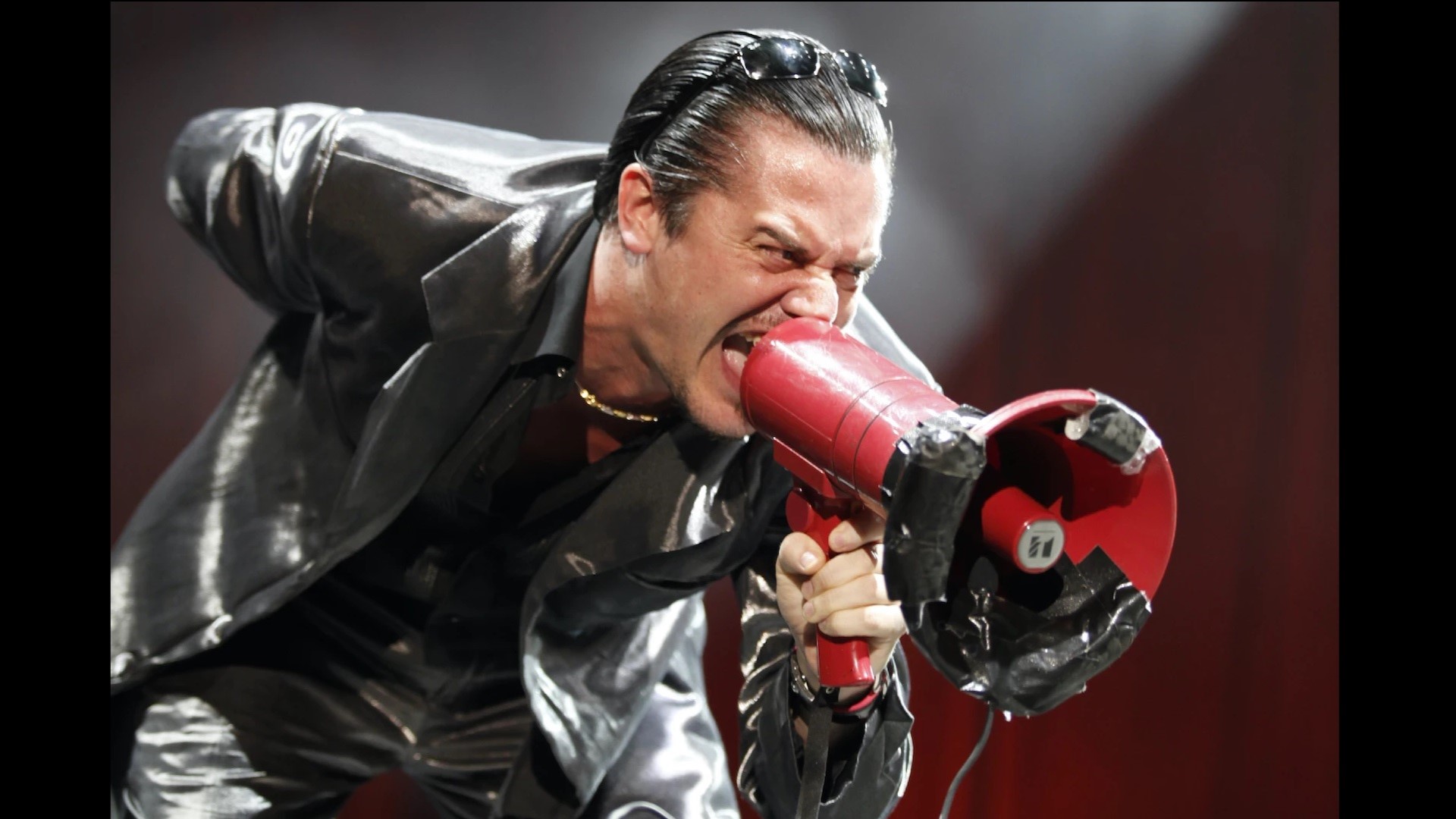 It's One of the Infamous Feuds in Rock History: How a Bizarre Quarrel ...