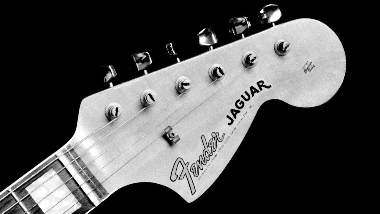 Nobody Cared About This Fender Model. Then the 1990s Happened and It ...