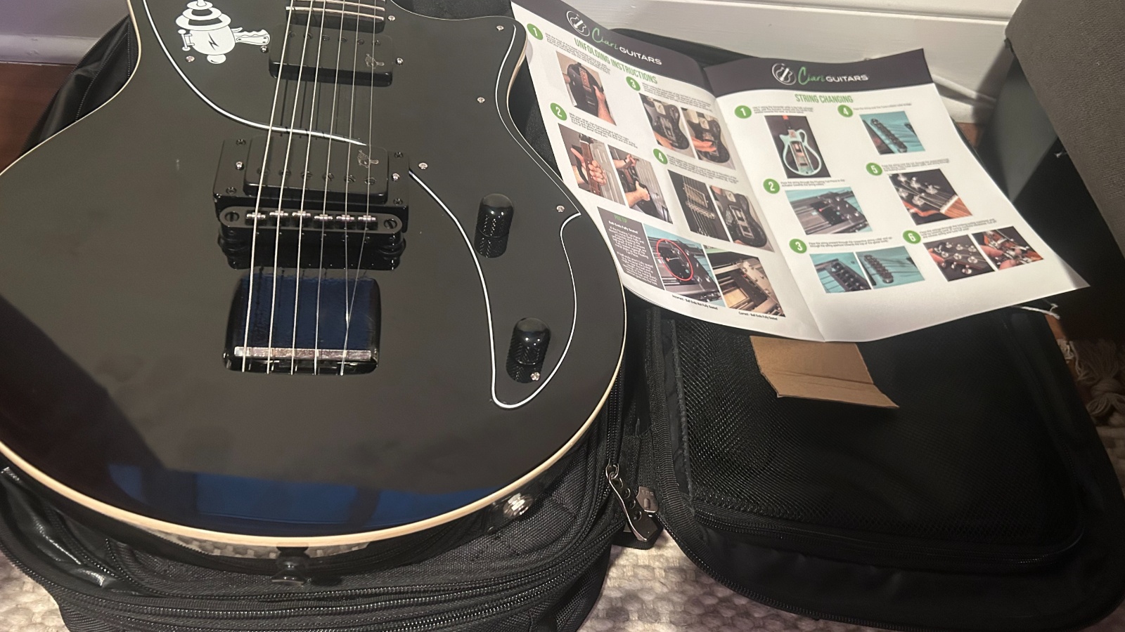 This Signature Guitar Fits In Your Backpack: But Can Practical (and ...