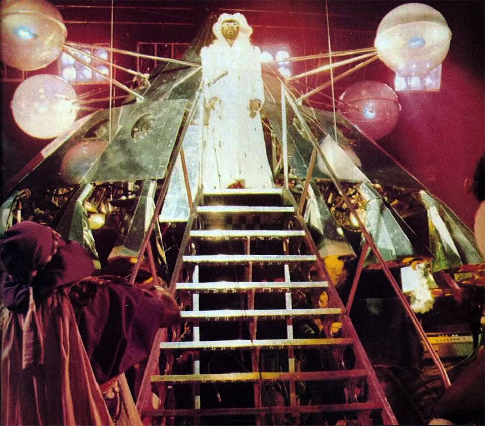 8 Memorable Stage Props | Ultimate Guitar