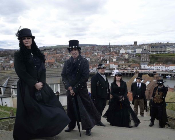 A Brief Guide To Evolution Of Goth Fashion | Ultimate Guitar