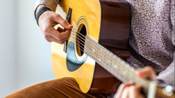 Guitar Lessons @ Ultimate-Guitar.Com
