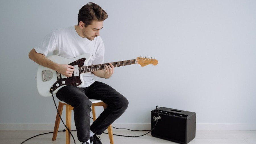 6 Simple Tips Beginner Guitar Players Should Know | Ultimate Guitar