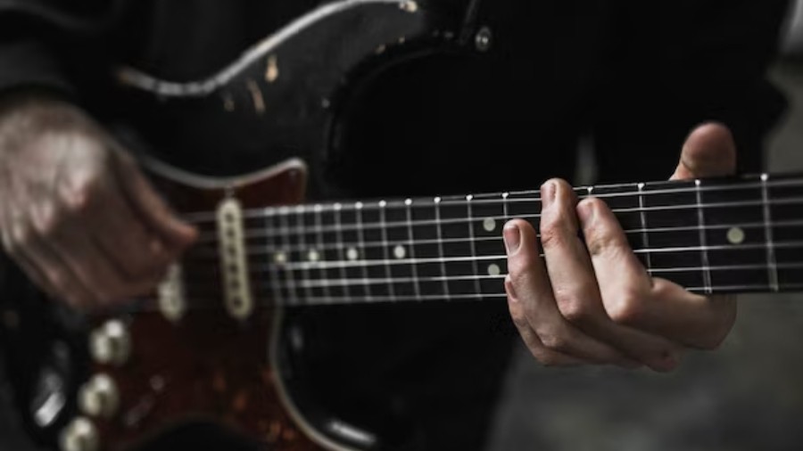 5 Simple Beginner Tips on How to Approach Writing and Improvising Guitar Solos | Ultimate Guitar