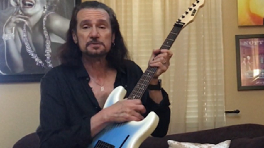 Ex-Guitarist Admits He Was 'Shaking' at 1st Show With KISS, Explains ...