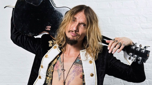 Justin Hawkins Speaks on How He Went From 'Struggling Financially' to ...