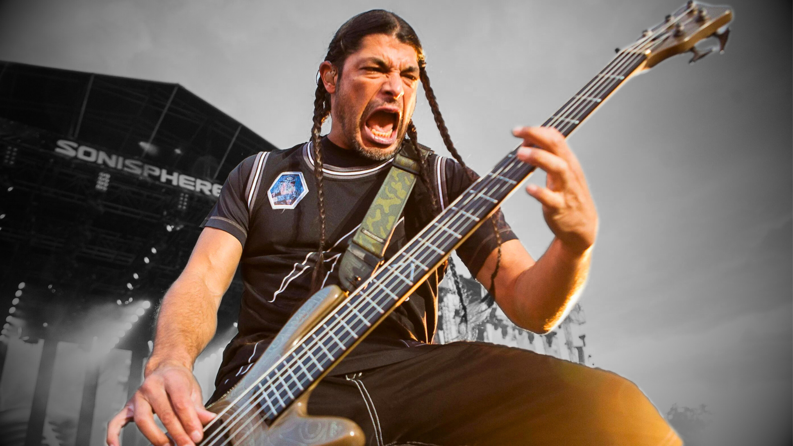 Robert Trujillo Explains How Playing in Metallica Is Different from ...