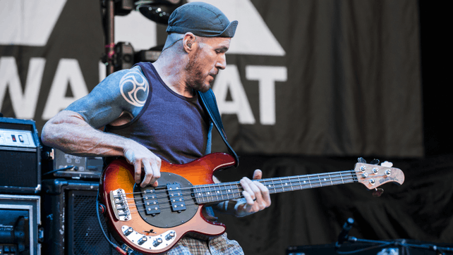 RATM Bassist Tim Commerford: The Proper Way of Playing Bass When You ...