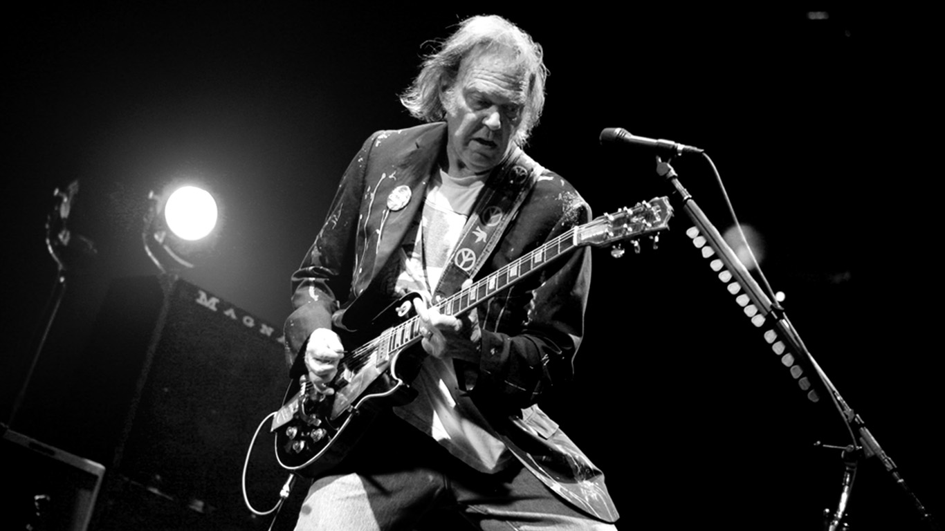 Neil Young Makes a Statement in His New Album | Ultimate Guitar
