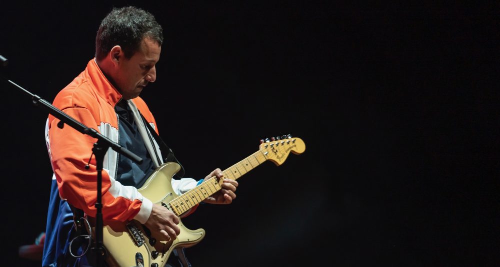 Adam Sandler Is Touring The Us This Is His Impressive Live Guitar