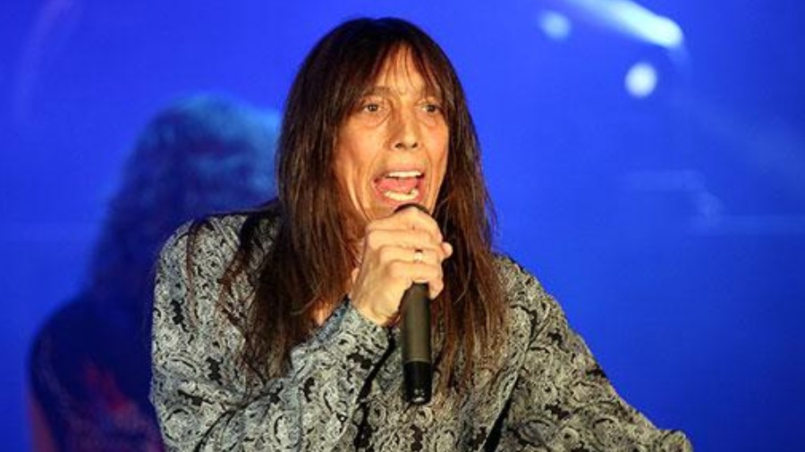 Tesla Frontman Reveals One Important Secret to Keeping His Voice in ...