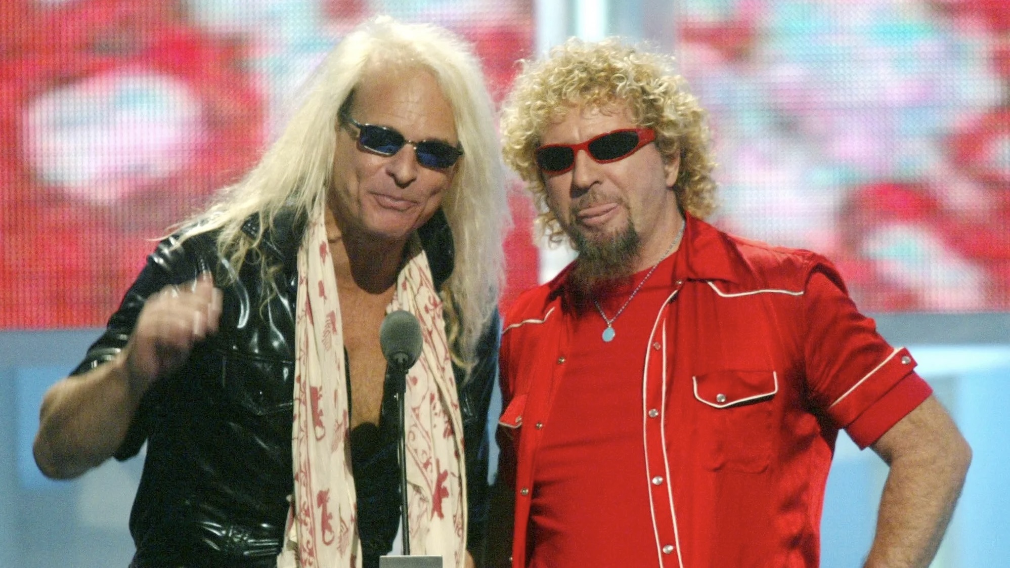 Van Halen Expert Weighs in on Sammy Hagar Vs. David Lee Roth Debate ...