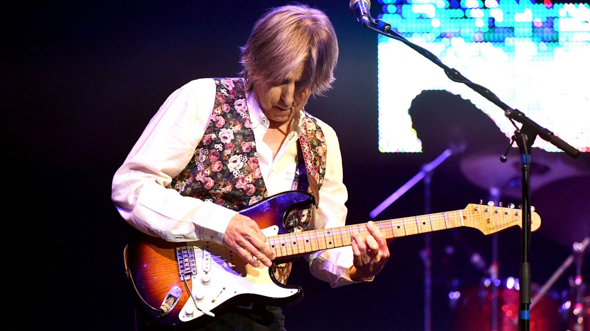 How Eric Johnson's Modded Fender Stratocaster 'Virginia' Made 'Cliffs ...