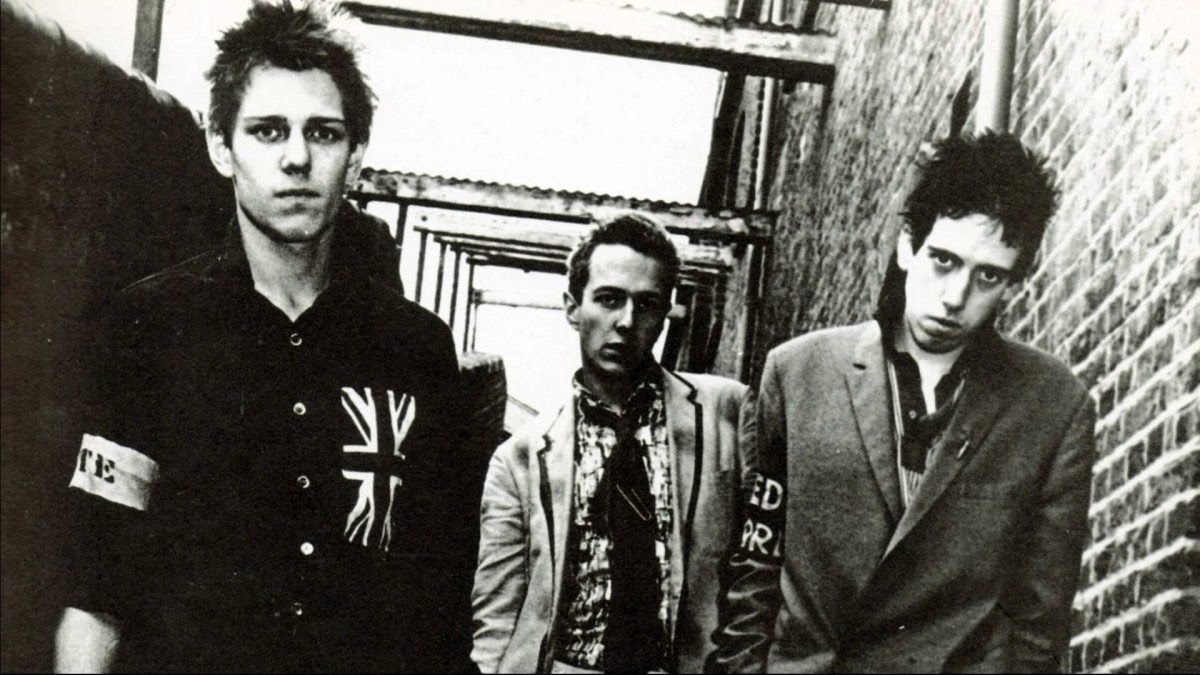 10 Classic Debut Albums That Were Recorded Lightning Fast | Ultimate Guitar