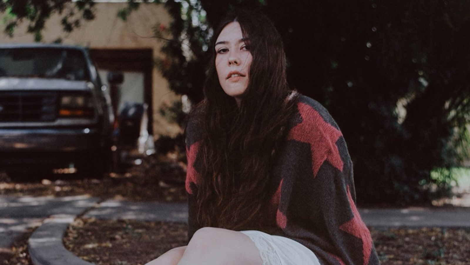 She Turned Existential Dread Into 'The Most Unhinged' Indie Rock: Her ...