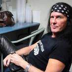 Original AC/DC Singer Dave Evans Shares Thoughts On Axl Rose Doing ...