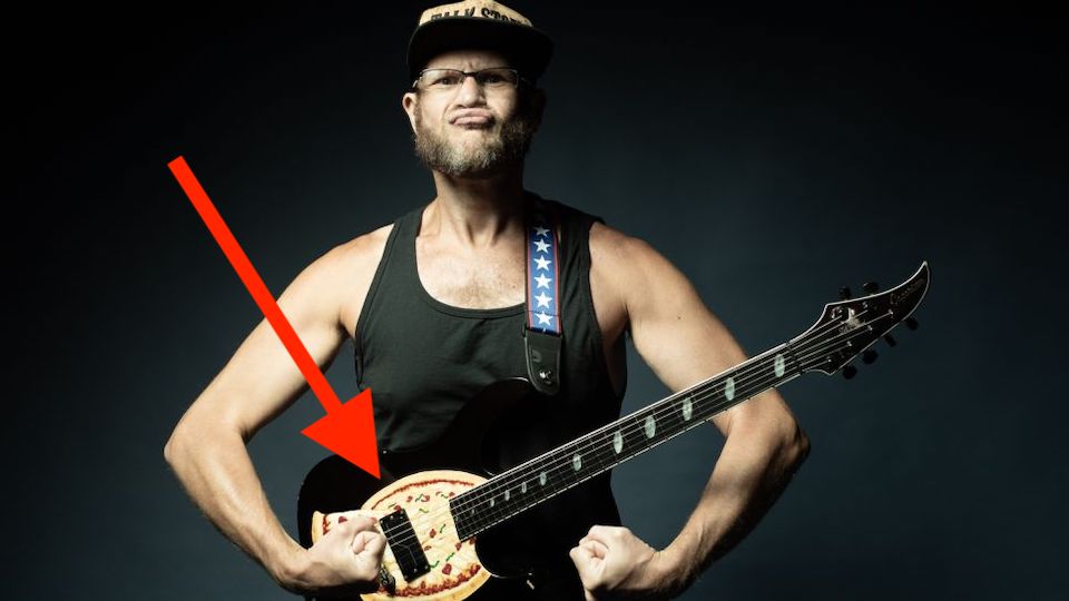 Killswitch Engage Guitarist Explains Why His Guitar Has Only 1 Pickup ...