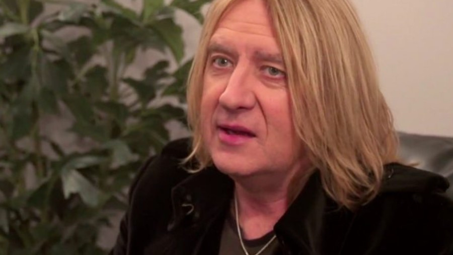 Def Leppard Frontman Names His Rock God, Talks How They Met When He Was ...