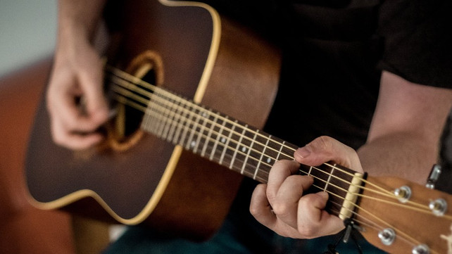 6 Best Solo Acoustic Guitar Songs for Beginners | Ultimate Guitar