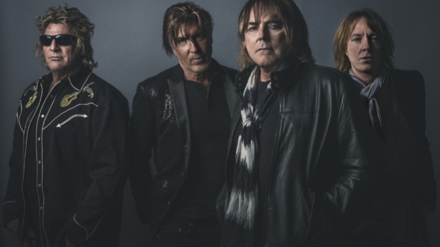 George Lynch Explains Why Dokken Classic Lineup Won't Reunite, Says ...