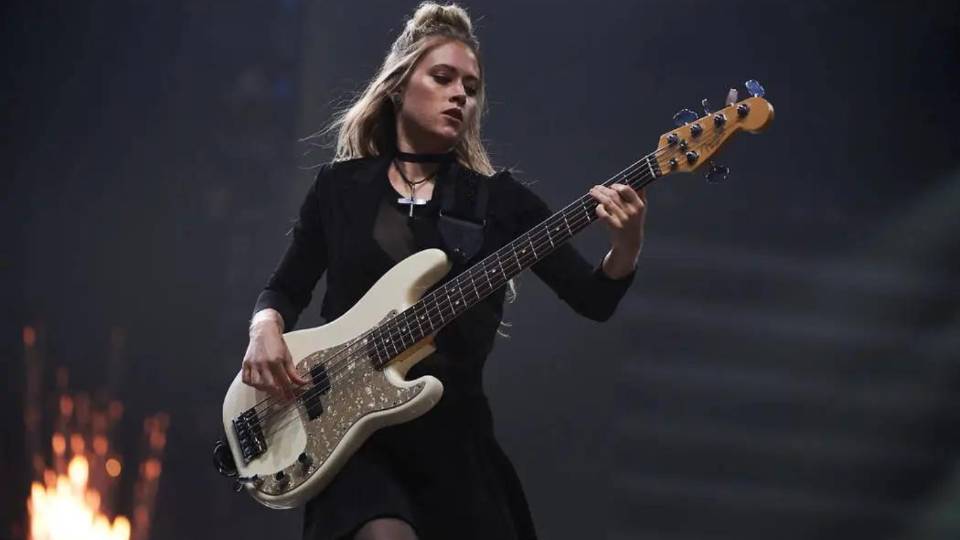 Incubus Hire New Bassist to Fill In For Ben Kenney for 2023 Tour Dates ...