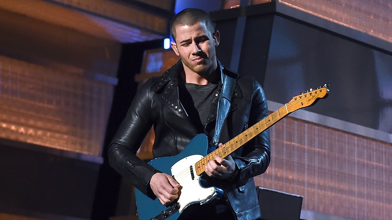 Nick Jonas Opens Up on What Happened Behind Infamous Live Guitar Solo ...