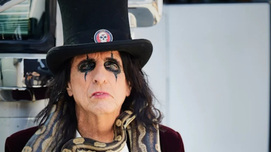 Alice Cooper Releases New Single 'Welcome to the Show' From Upcoming 'Road' Album | Ultimate Guitar