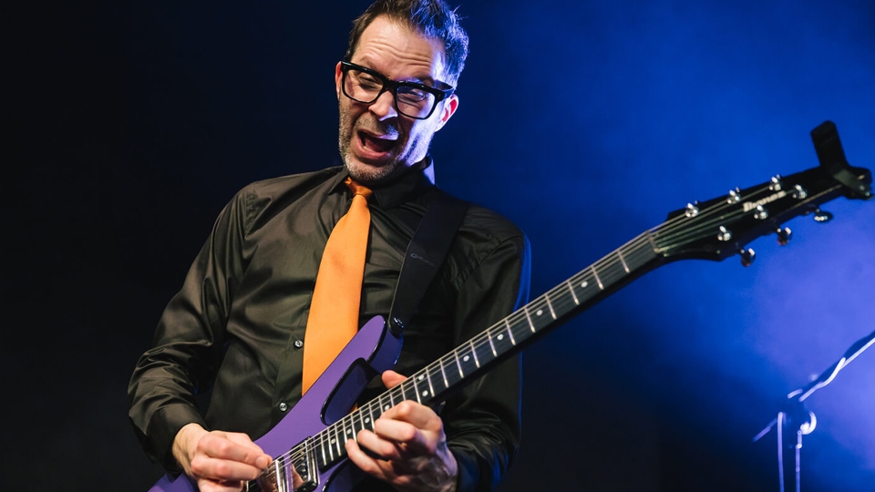 Paul Gilbert Reveals One Thing That's Hard for Him to Play, Names Key ...