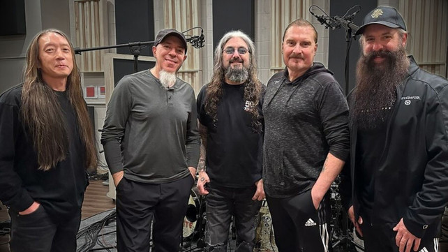 Dream Theater re-unites with Mike Portnoy | Page 18 | Steve Hoffman ...