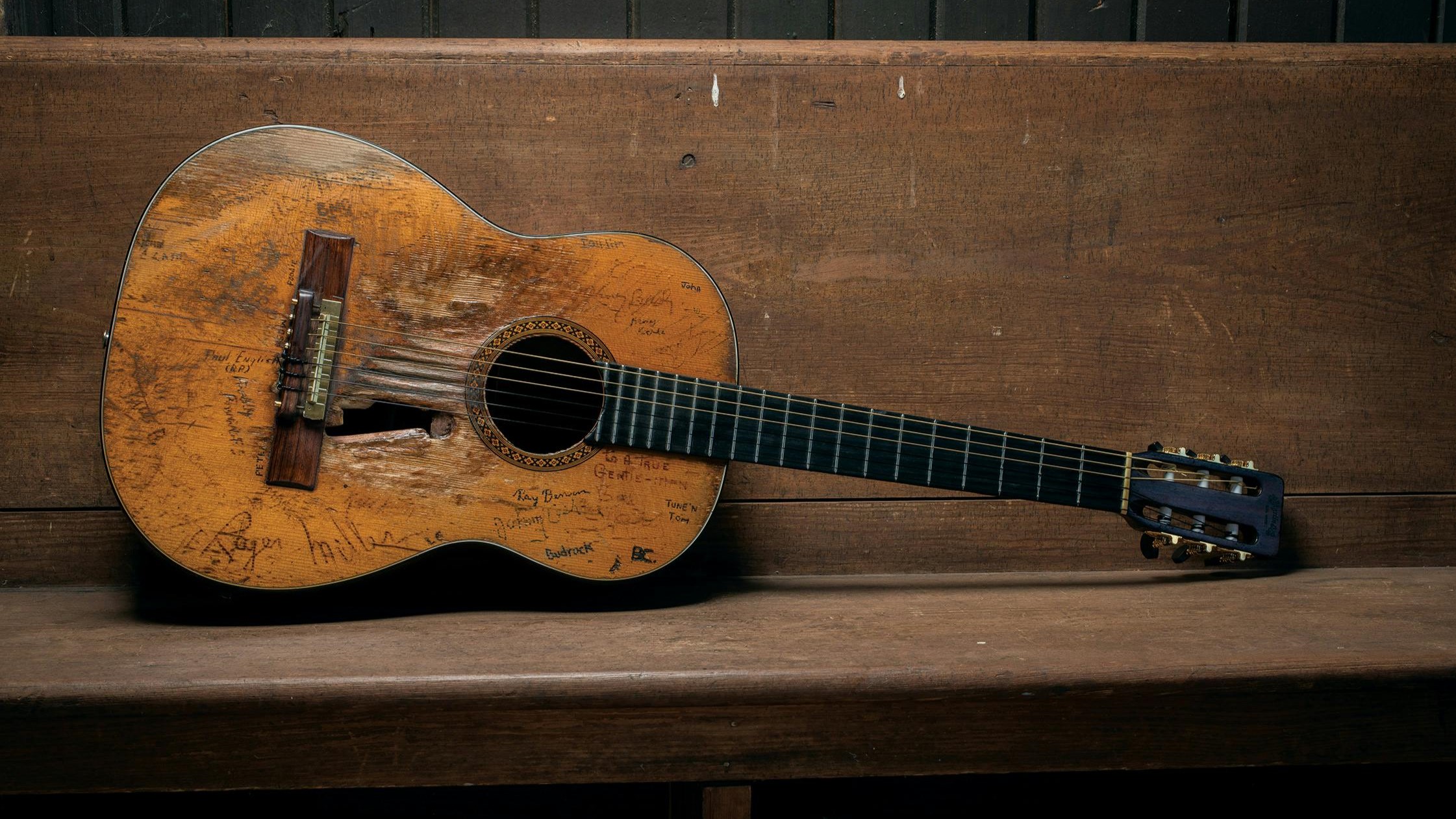 5 of the Most Iconic Martin Acoustic Guitars in Music History ...