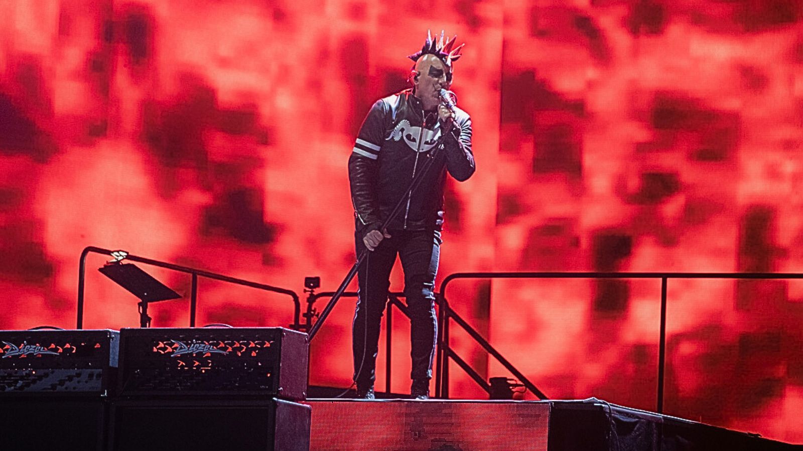 Maynard Reveals Real Reason Why He Stands in the Back of the Stage at ...